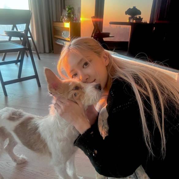 끌로에의 새로운 얼굴 파리 패션 위크 Day 4 하이라이트 Style 읽을거리 에스콰이어 코리아 │ 패션 매거진 패션 잡지 남성지